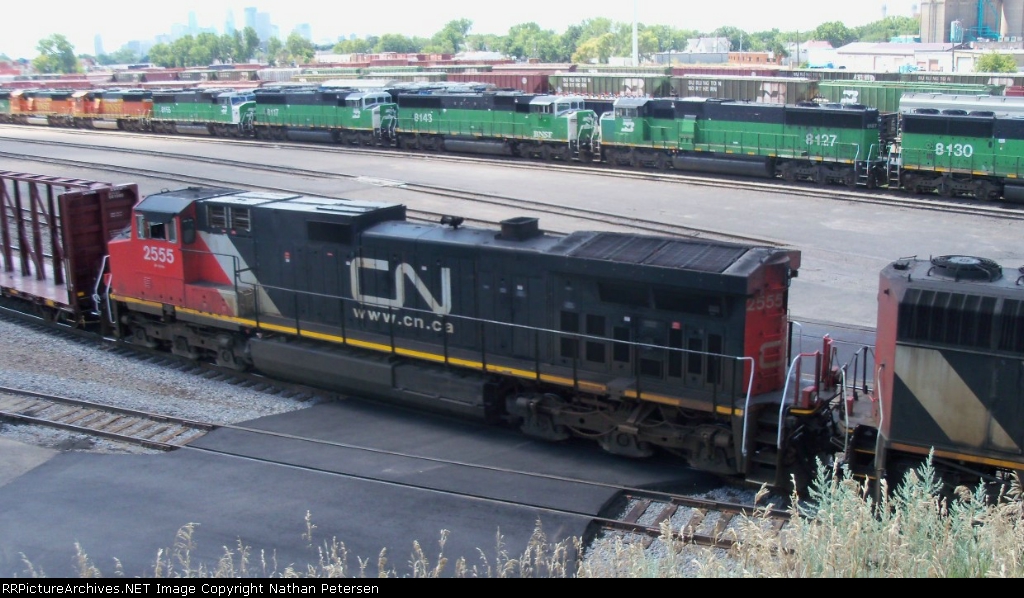 CN 2555